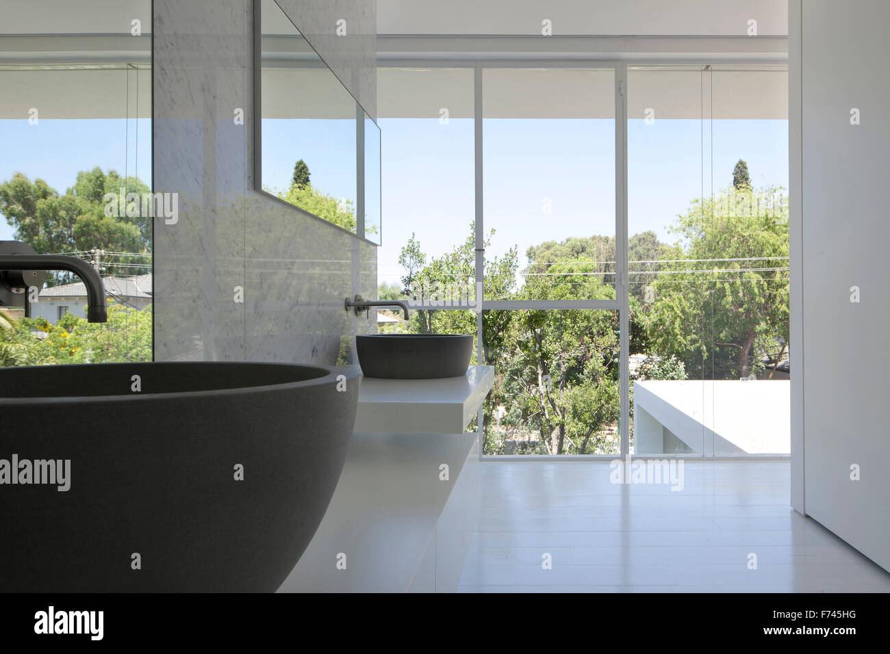 Middle east window interior hi-res stock photography and images - Alamy