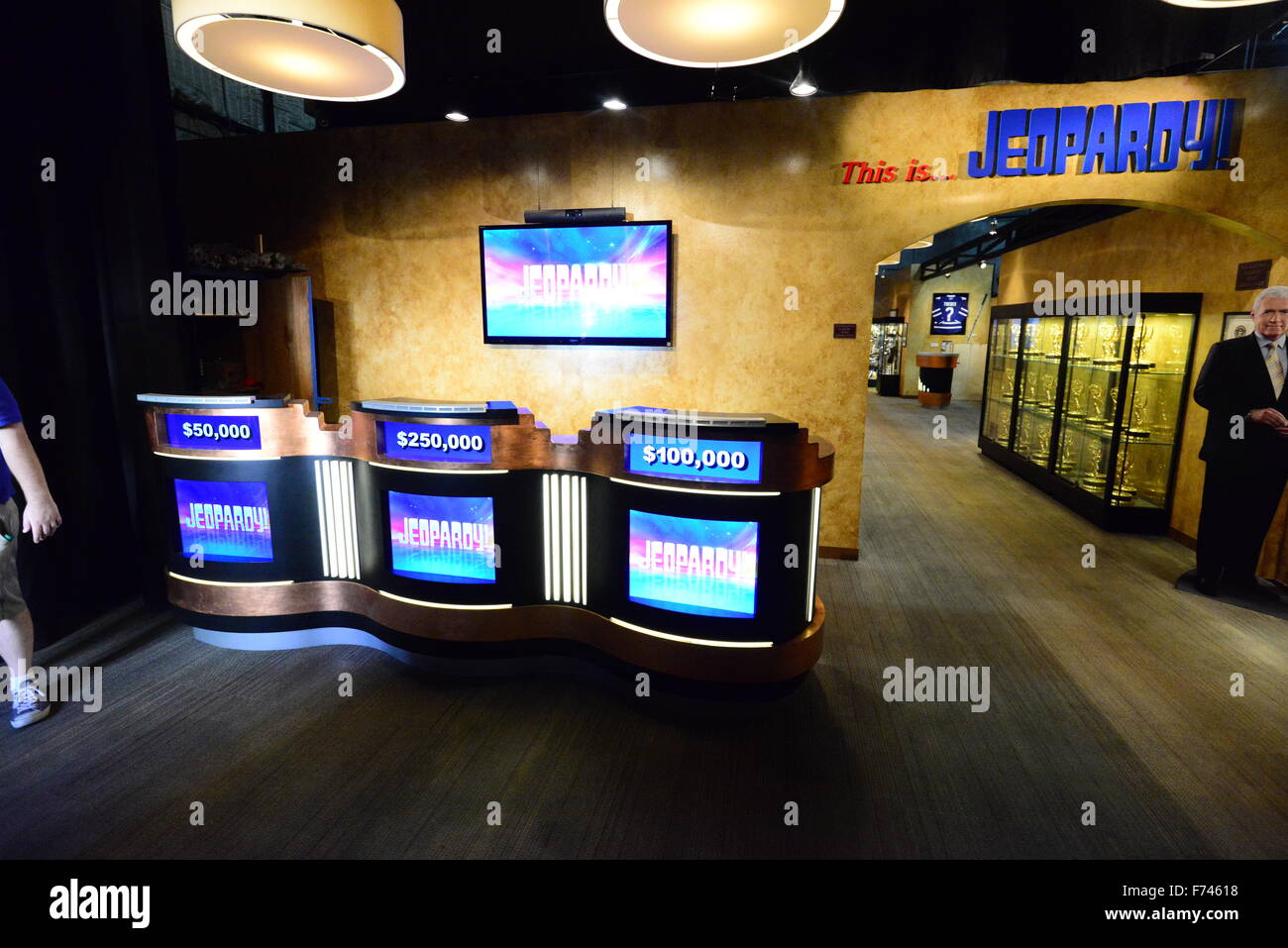 Film and tv sets hi-res stock photography and images - Alamy