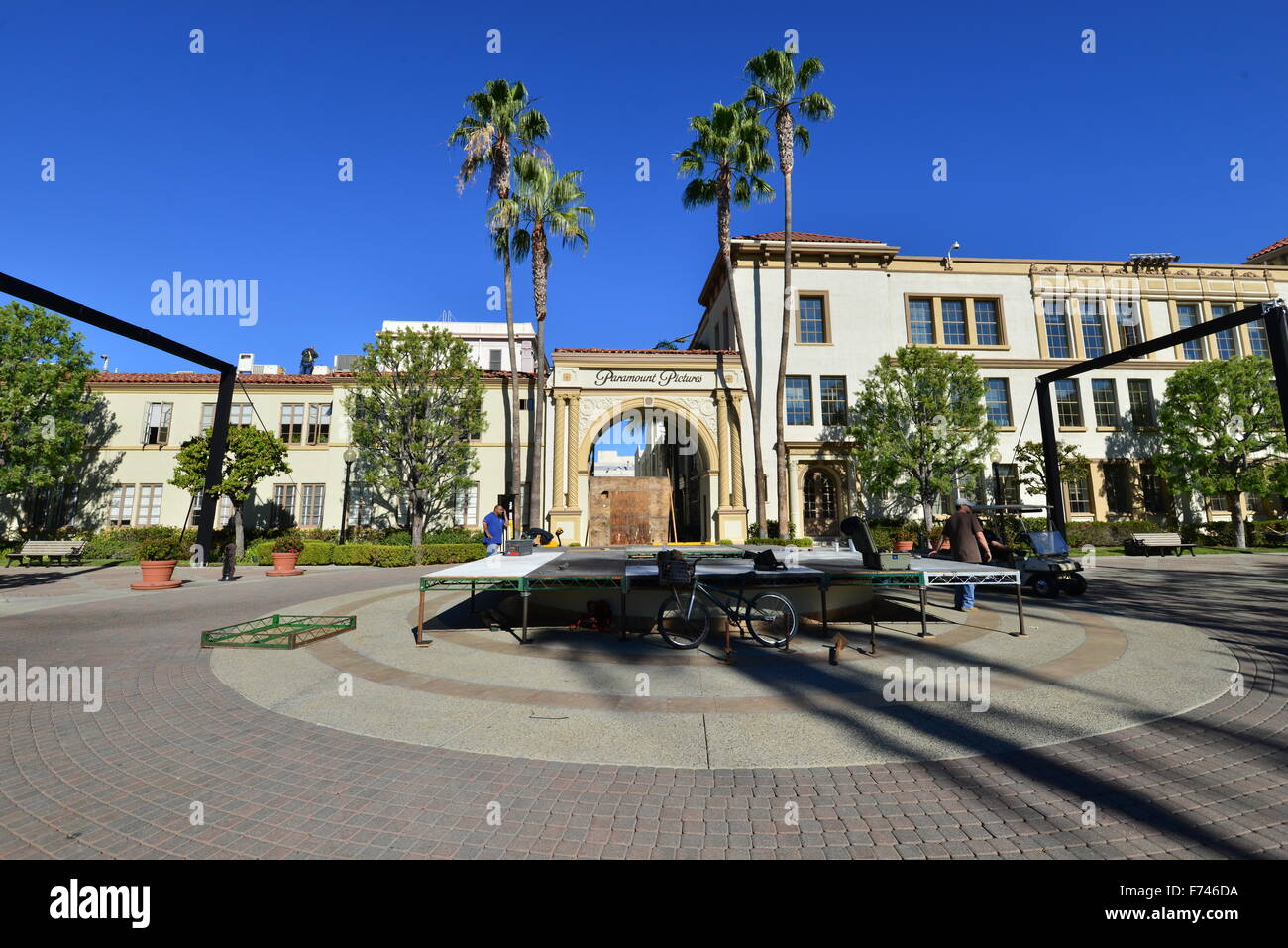 Entrance to paramount studios hi-res stock photography and images - Alamy