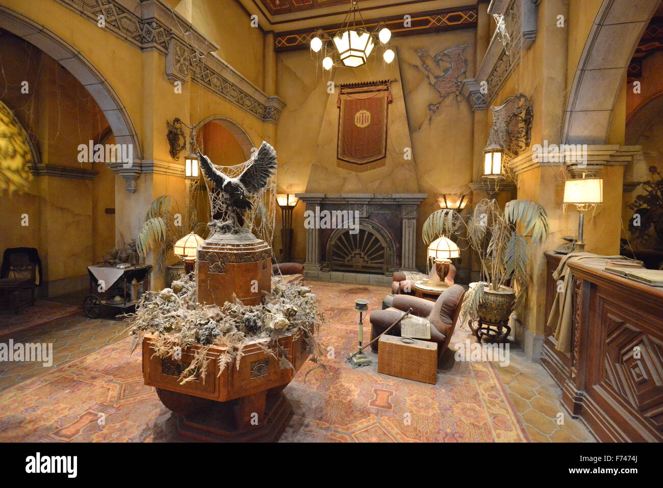 The haunted hotel hi-res stock photography and images - Alamy