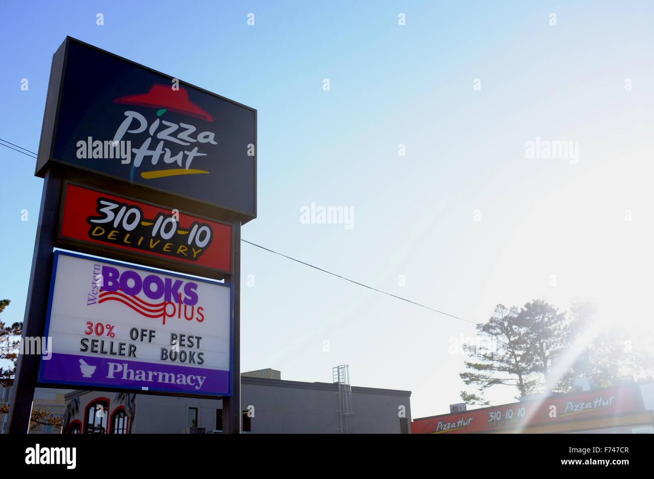 Pizza hut sign hi-res stock photography and images - Alamy
