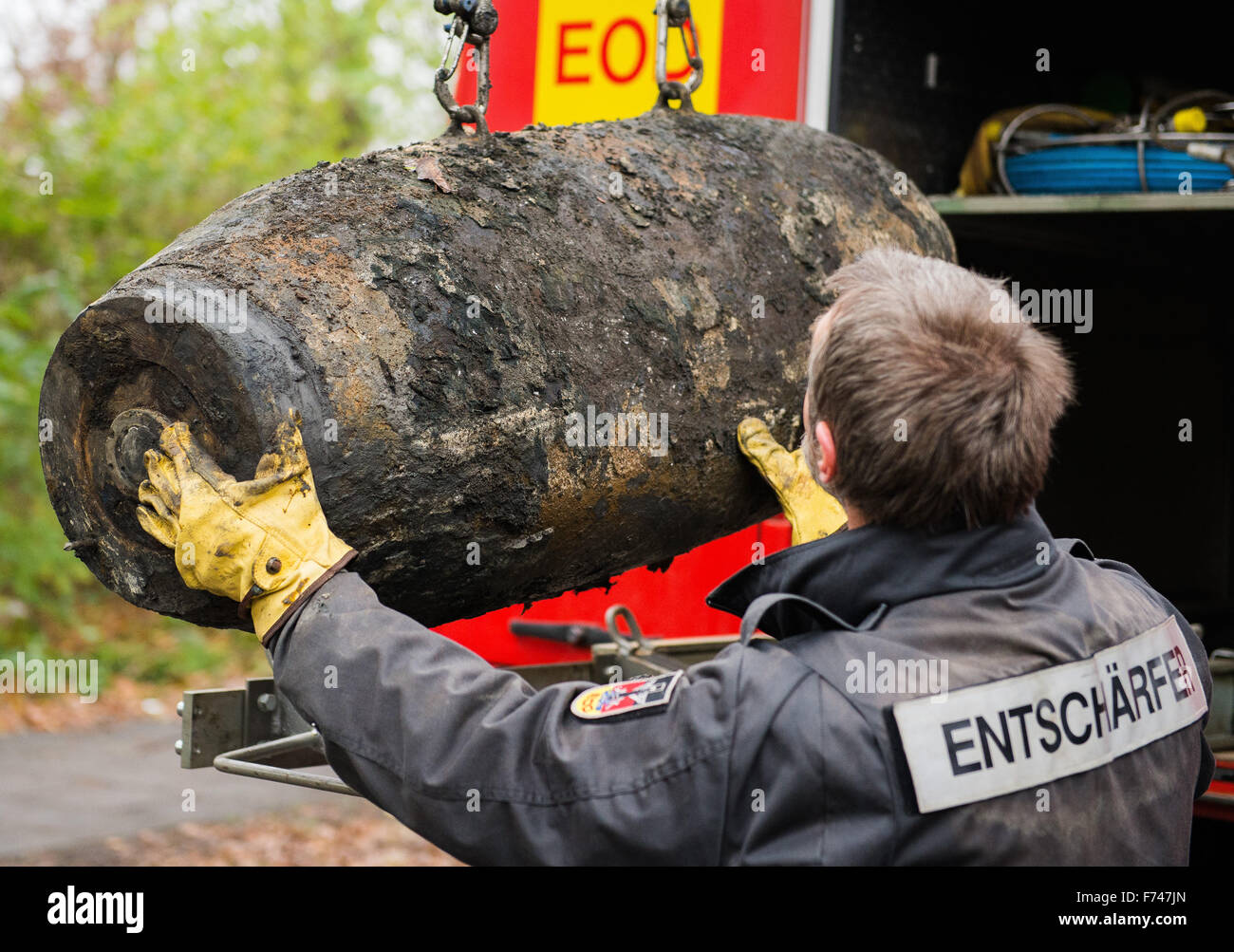 Bomb shell hi-res stock photography and images - Alamy