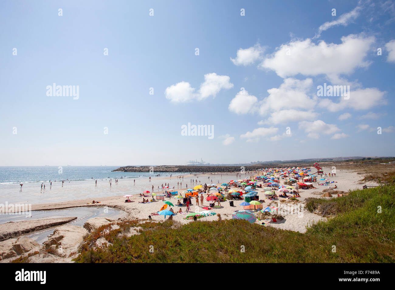 Praia De Sao Torpes High Resolution Stock Photography and Images - Alamy Praia De Sao Torpes High Resolution Stock Photography and Images - Alamy