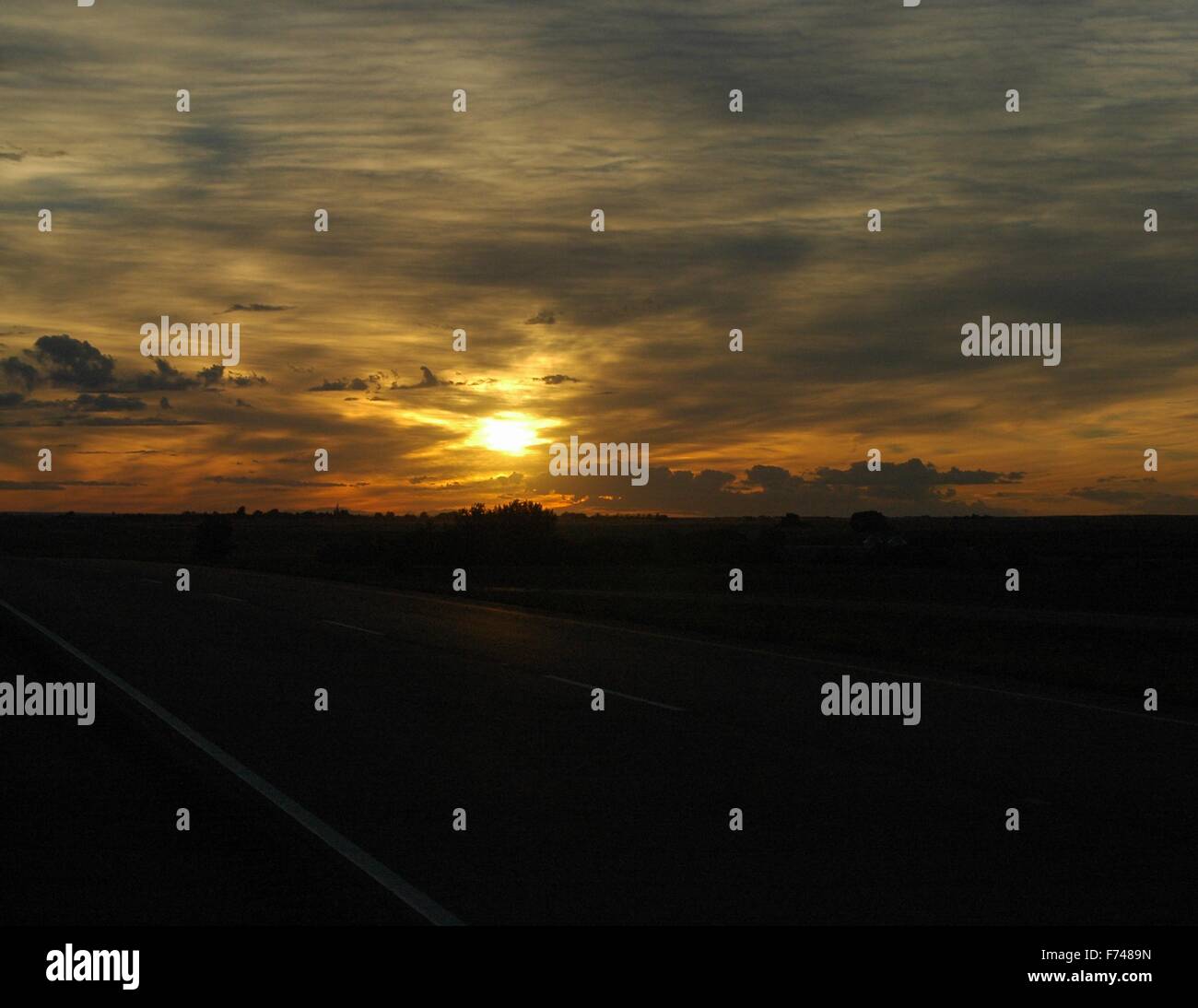 A beautiful sunset on the prairie Stock Photo - Alamy