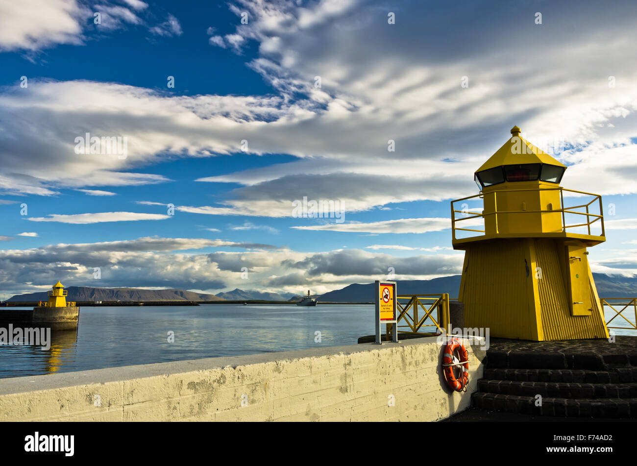 Yellow lighthouse hi-res stock photography and images - Alamy
