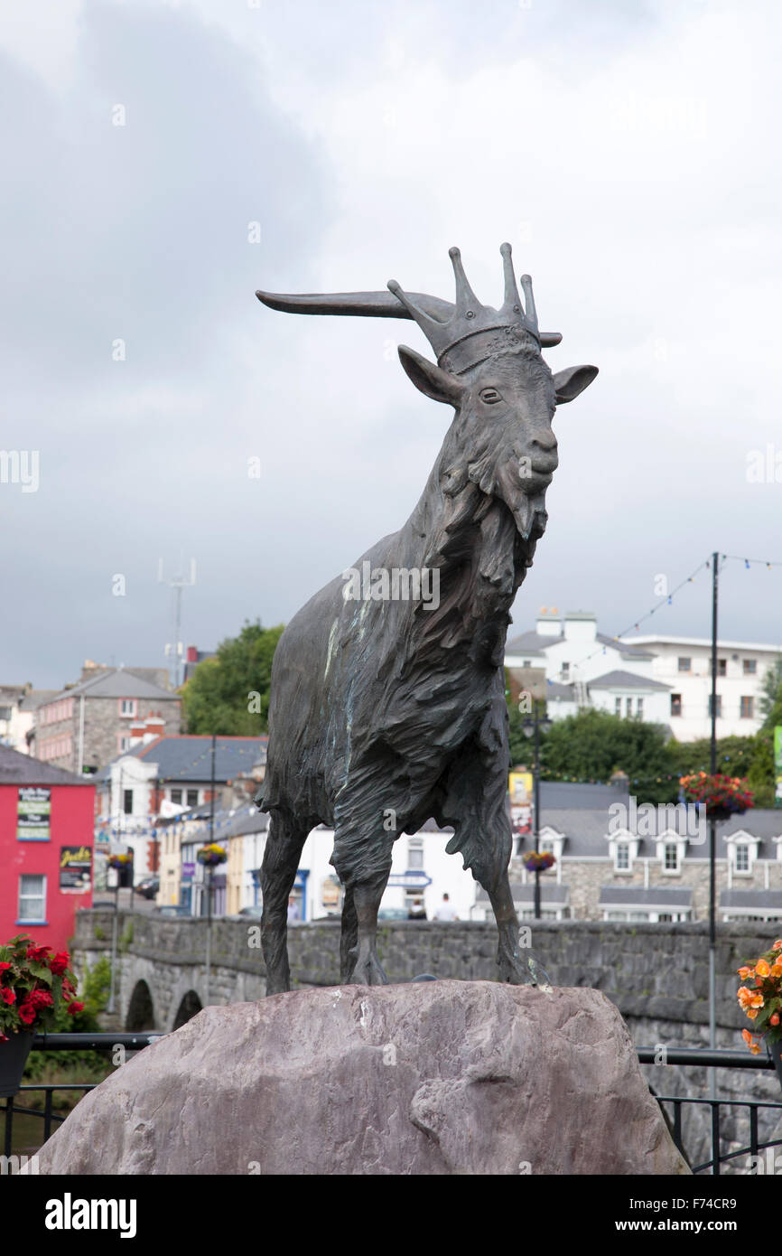 King puck statue hi-res stock photography and images - Alamy