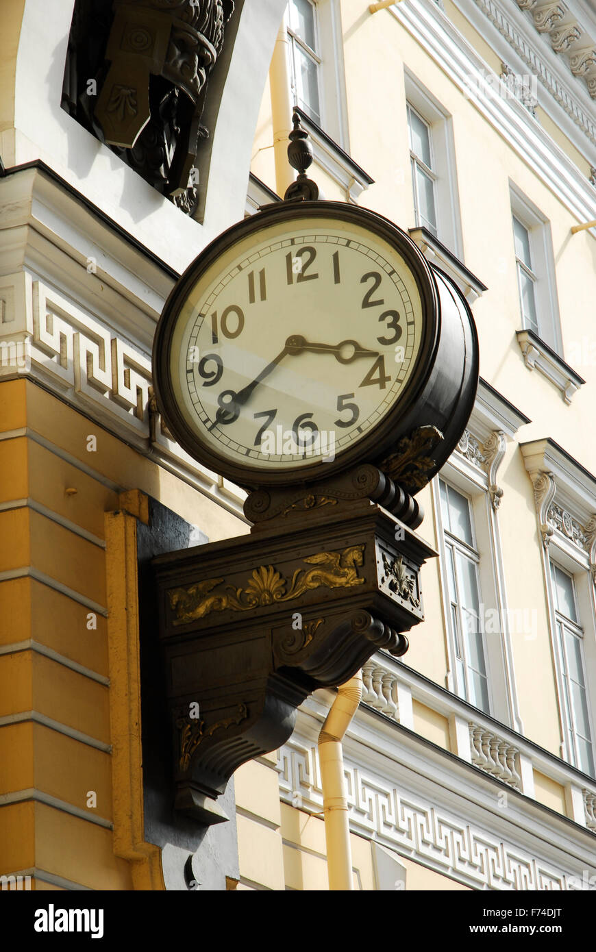 Large clock face hi-res stock photography and images - Alamy