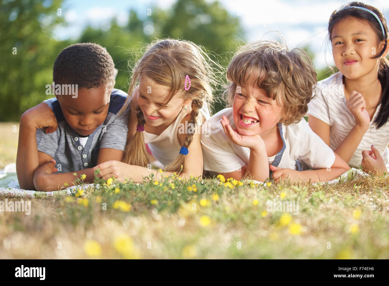 Kids in summer hi-res stock photography and images - Alamy