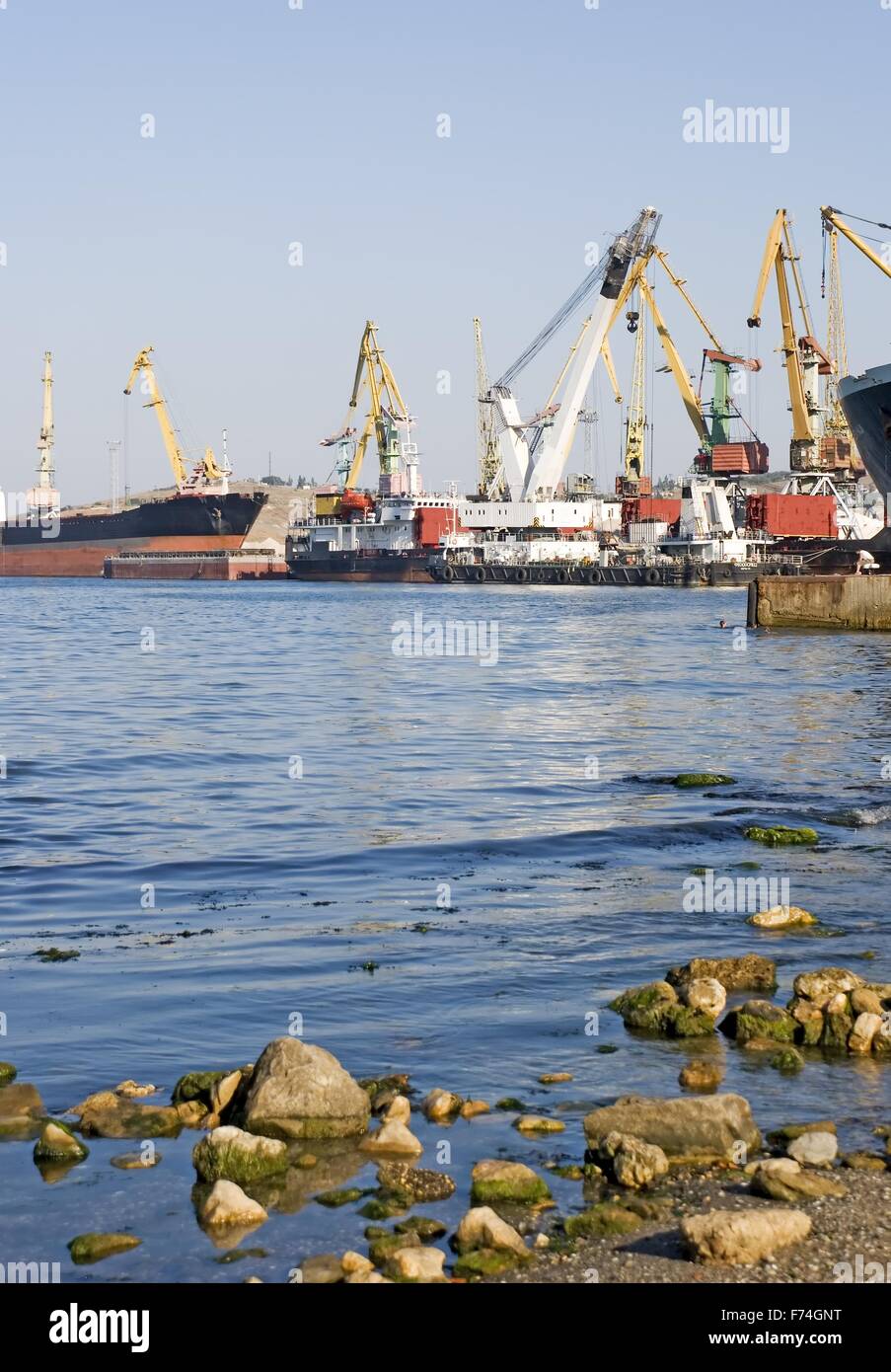 Seaport warehouse hi-res stock photography and images - Alamy