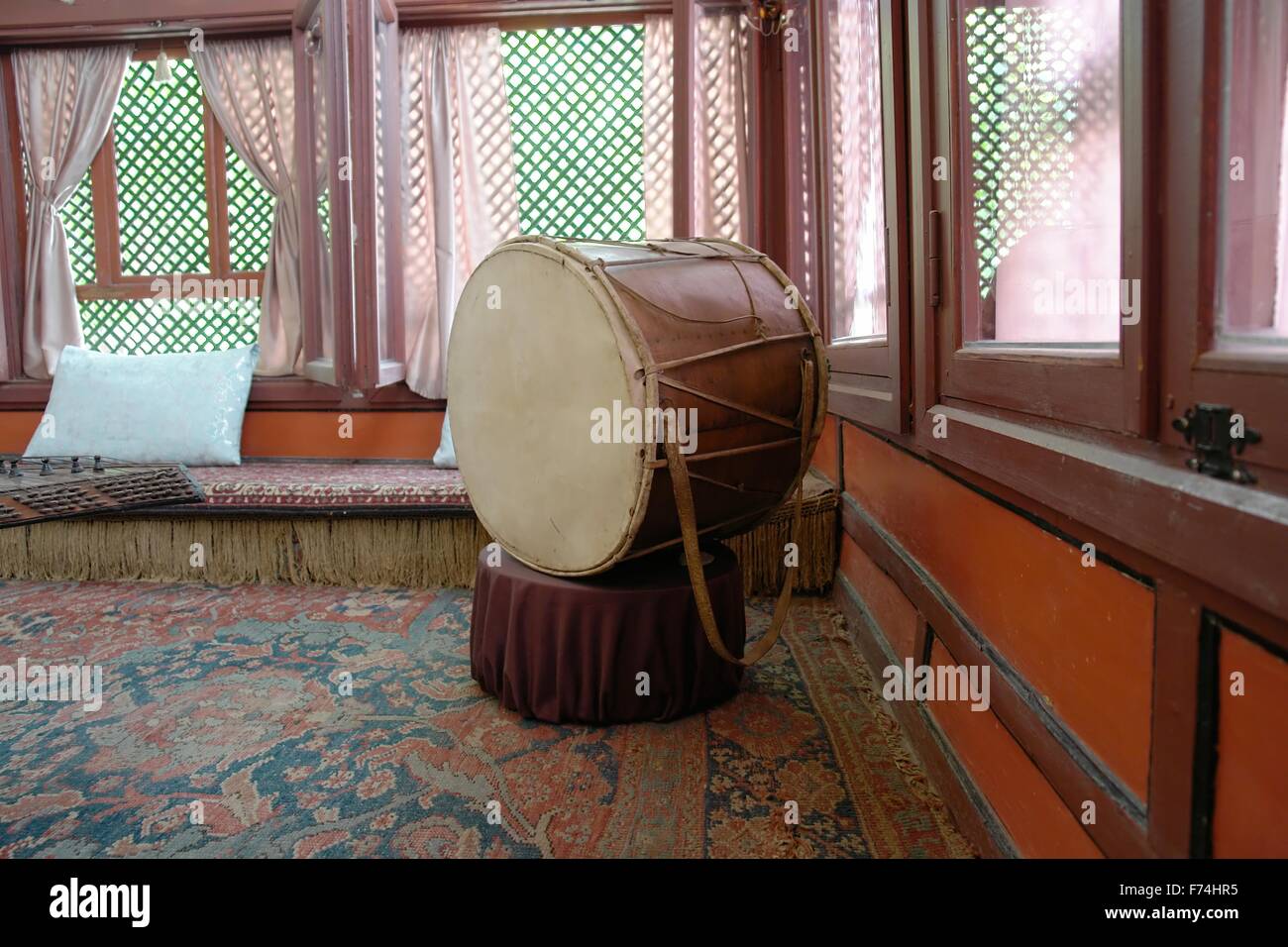 Tabor drum hi-res stock photography and images - Alamy
