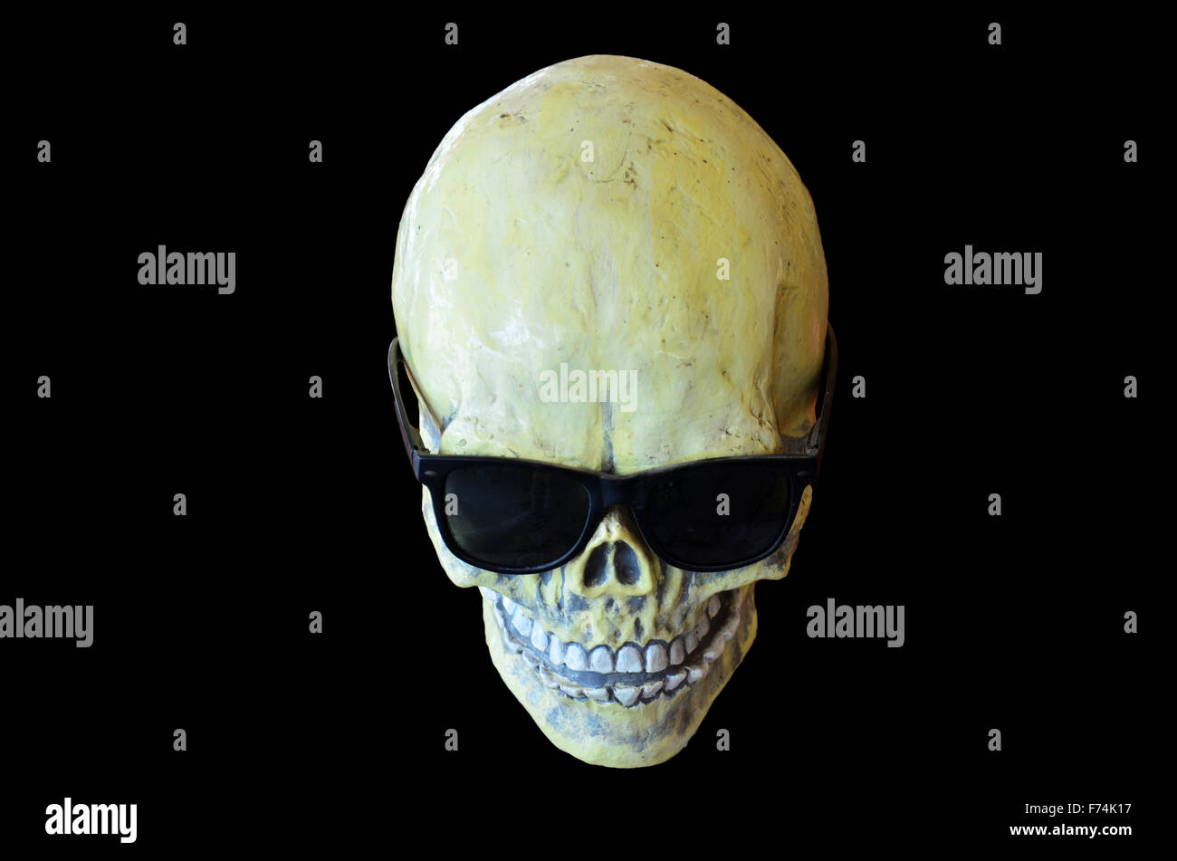 Skeleton wearing sunglasses hi-res stock photography and images - Alamy