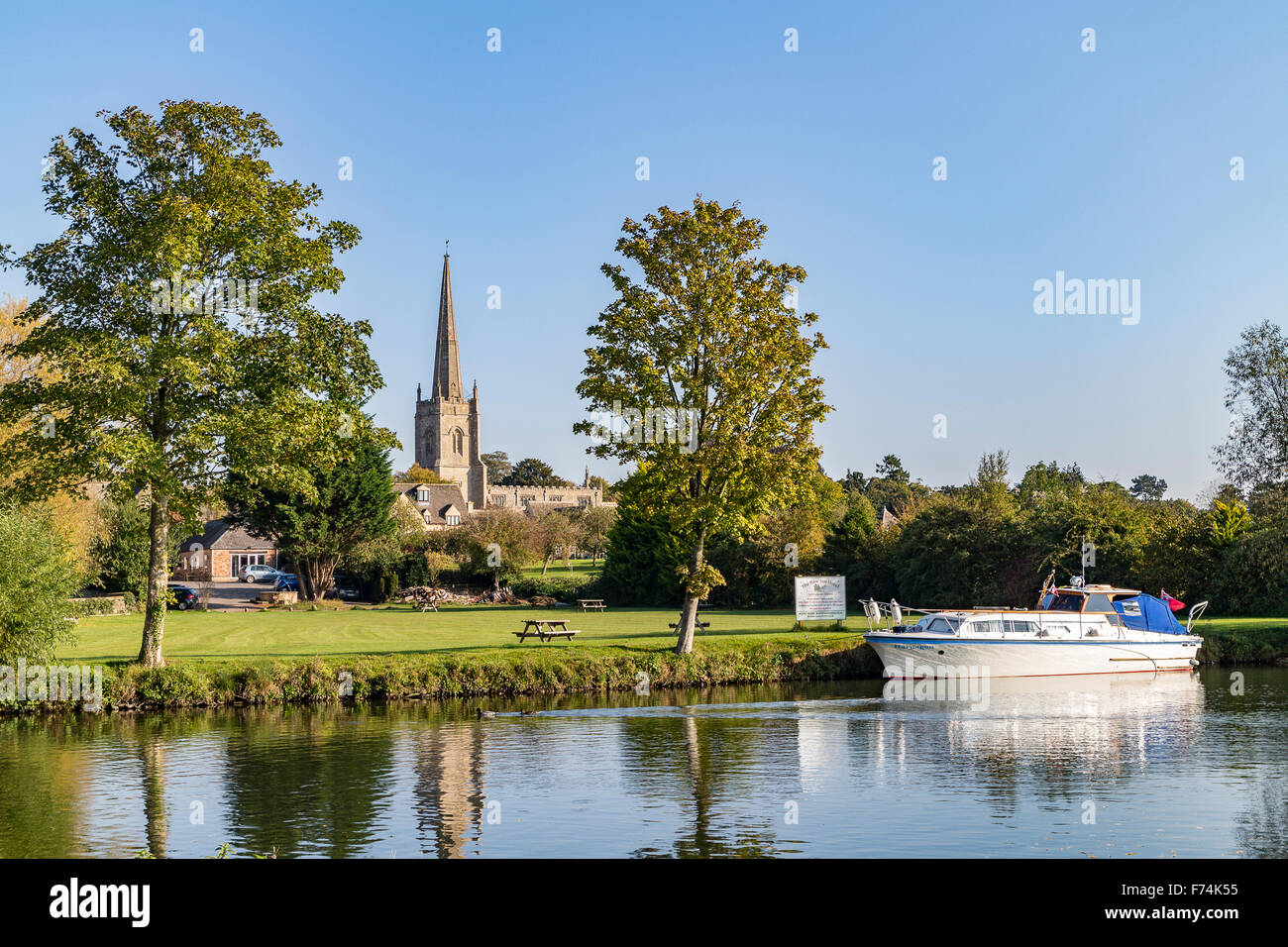 Lechlade thames hi-res stock photography and images - Alamy