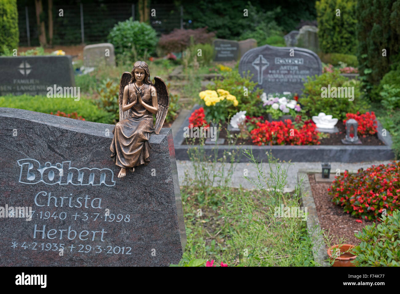 German graves hi-res stock photography and images - Alamy