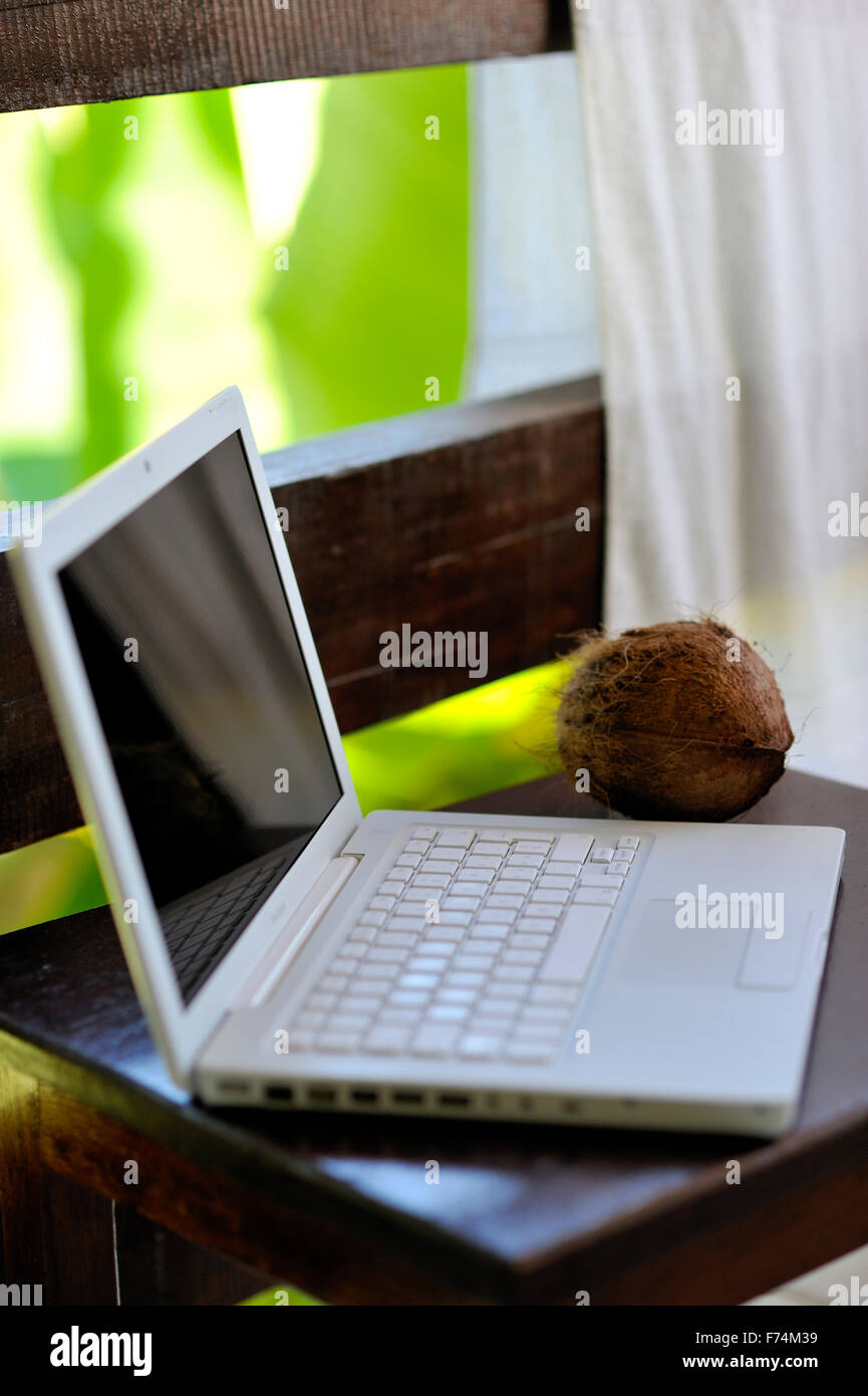 Coconut work hi-res stock photography and images - Alamy