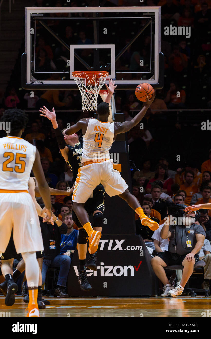 November 24, 2015: Armani Moore #4 of the Tennessee Volunteers grabs ...