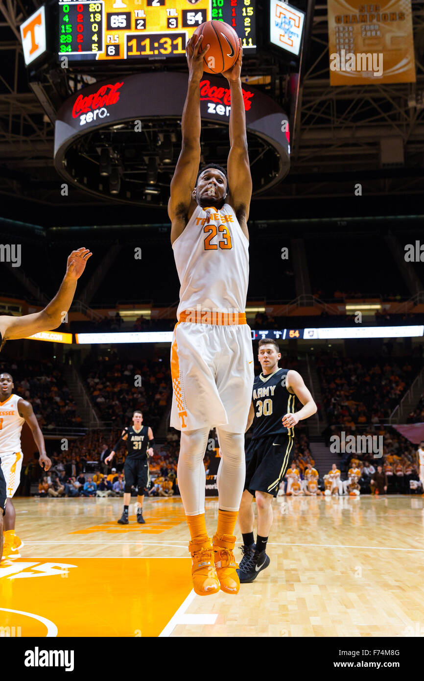 November 24, 2015: Derek Reese #23 of the Tennessee Volunteers grabs ...