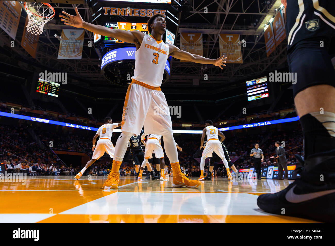 November 24, 2015: Robert Hubbs III #3 of the Tennessee Volunteers ...