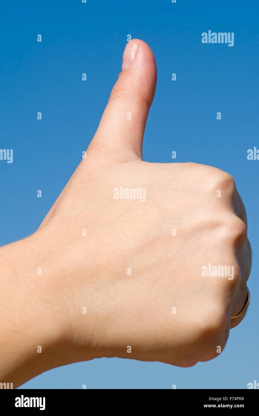 Human thumbs hi-res stock photography and images - Alamy