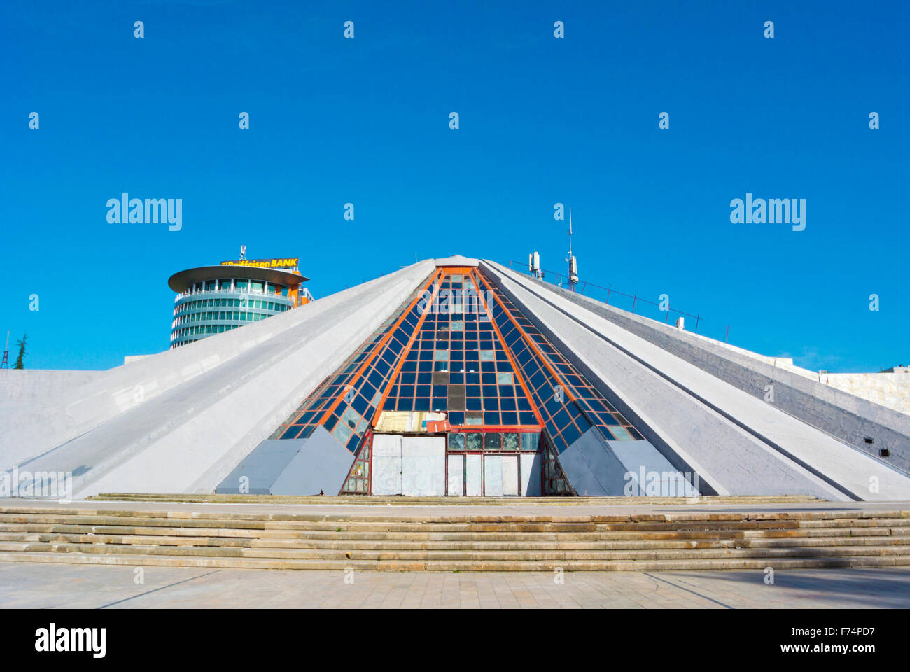 Qendra nderkombetare e kultures arbnori hi-res stock photography and ...