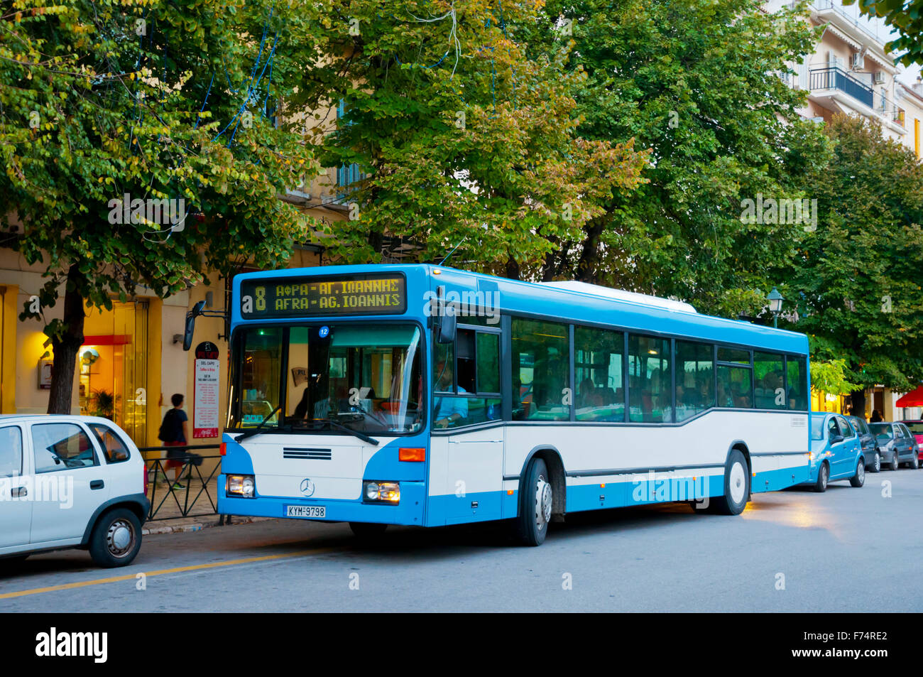 Number 8 bus hi-res stock photography and images - Alamy