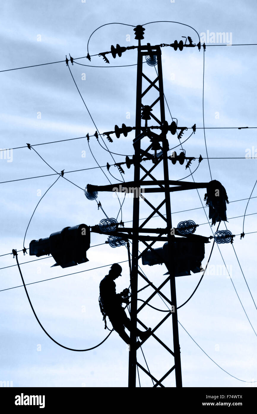 Powerline worker hi-res stock photography and images - Alamy