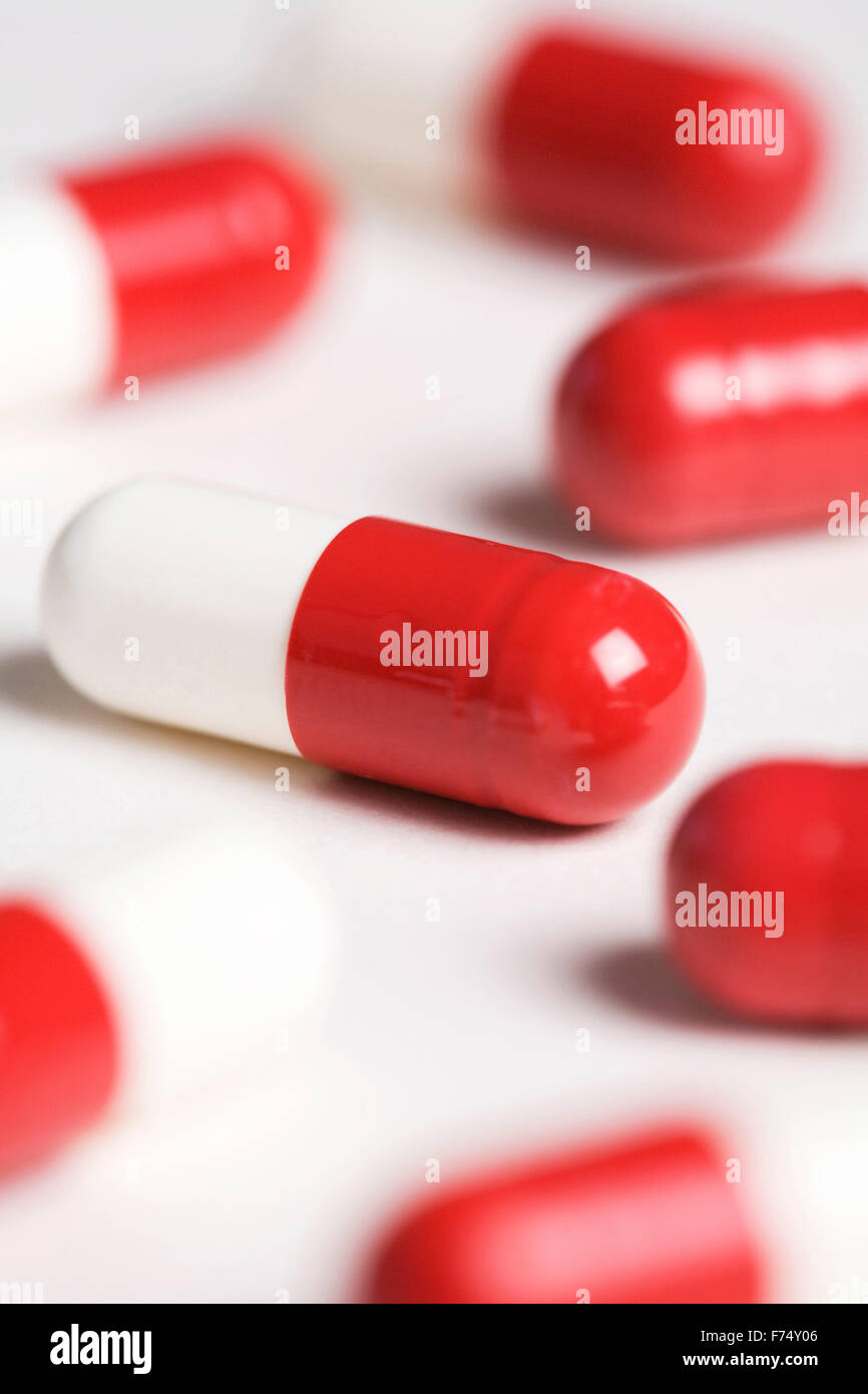 Group of paracetamol capsules Stock Photo - Alamy