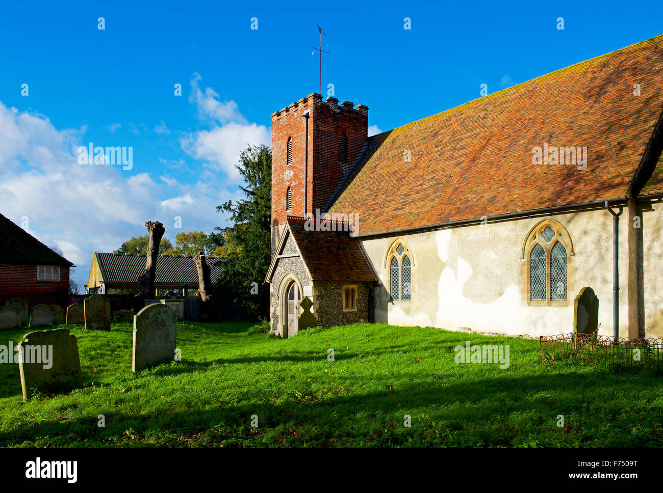 St marys church kent hi-res stock photography and images - Alamy