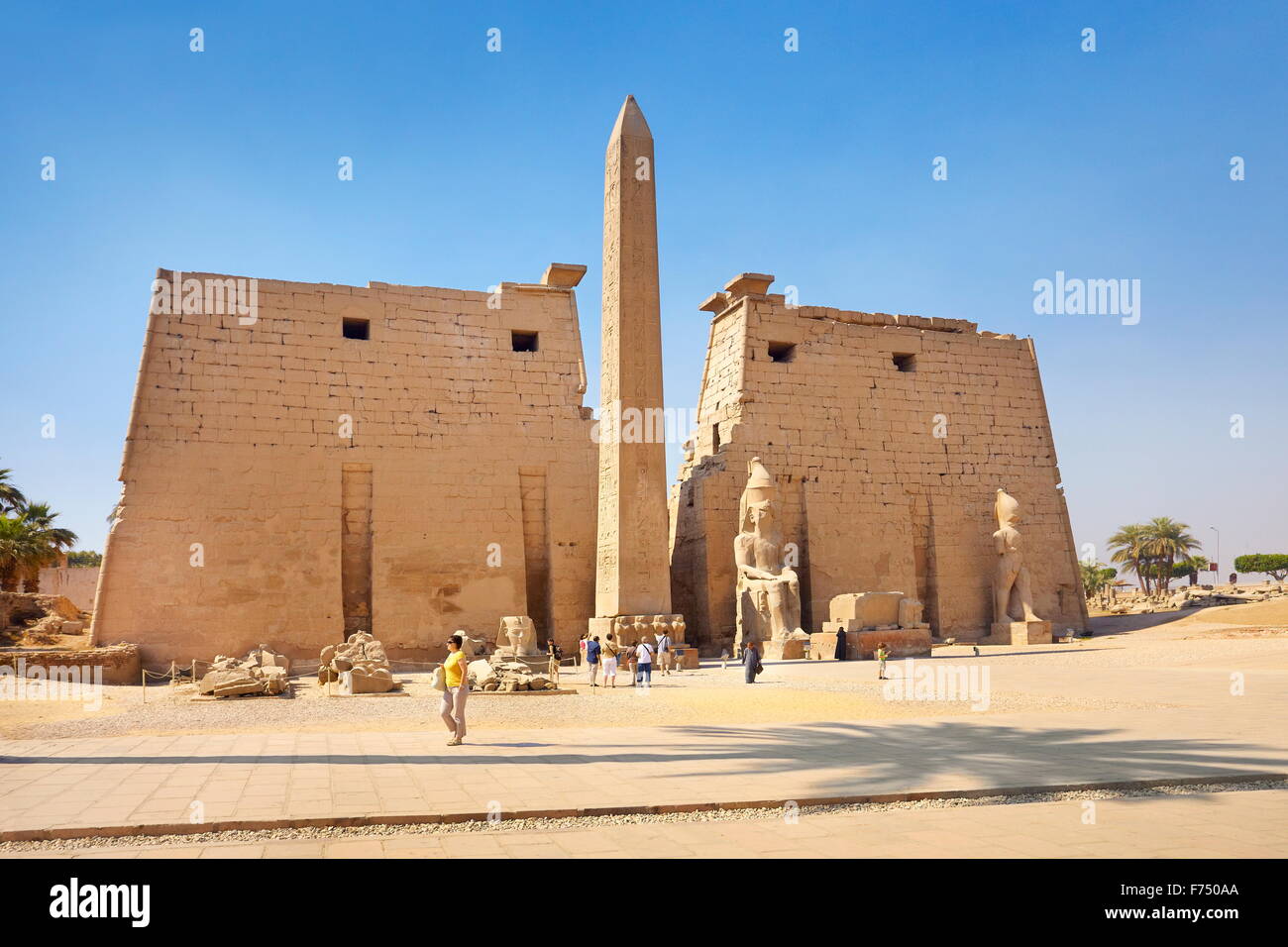 Luxor temple hi-res stock photography and images - Alamy