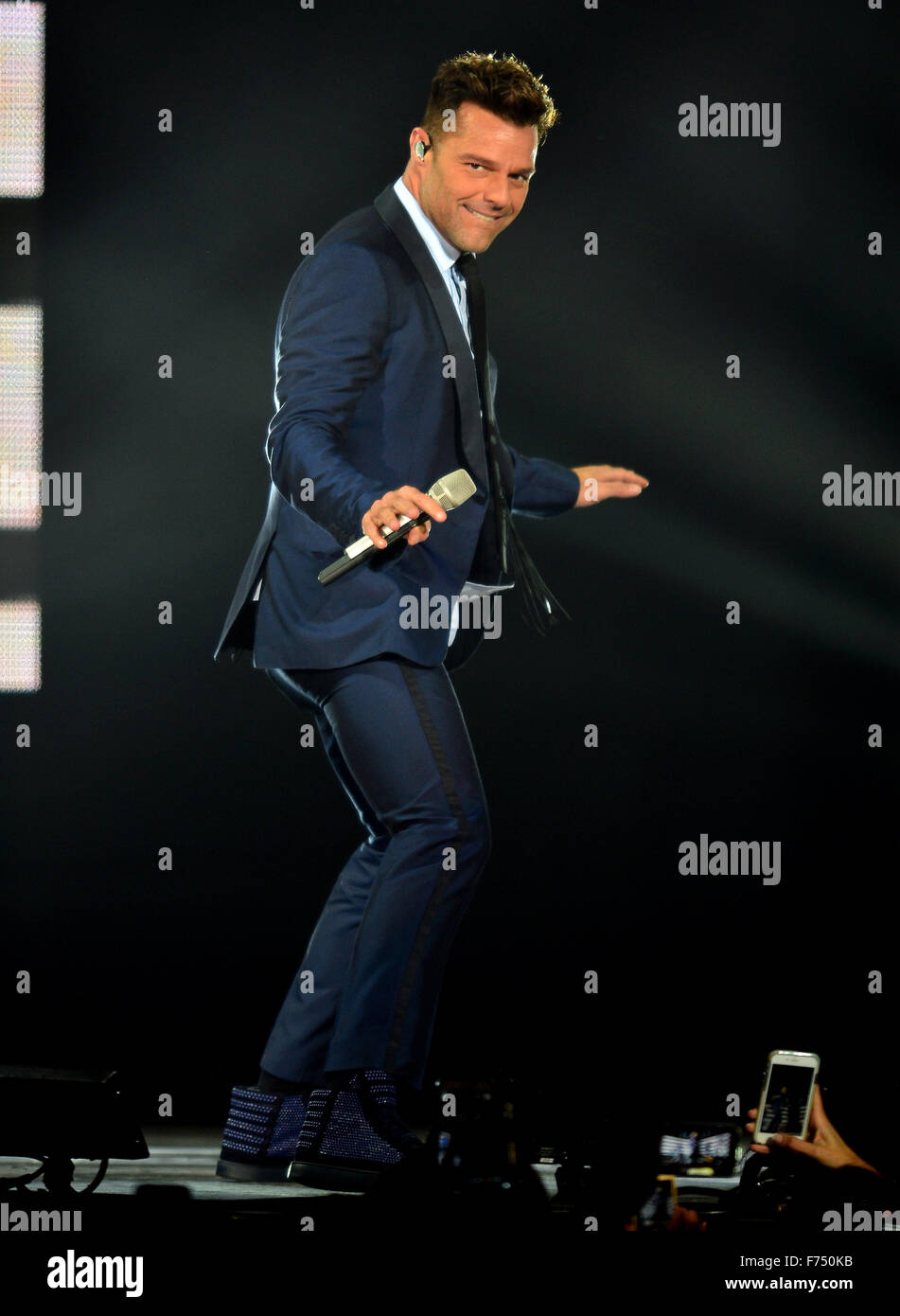 Ricky martin 2015 tour hi-res stock photography and images - Alamy