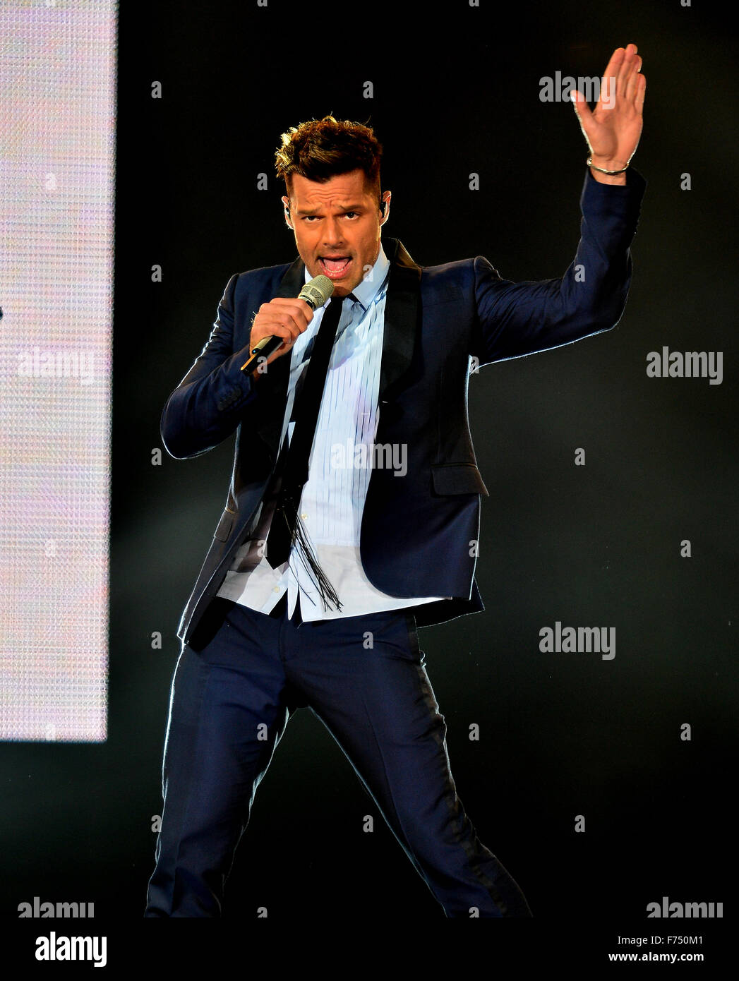 Ricky martin 2015 tour hi-res stock photography and images - Alamy