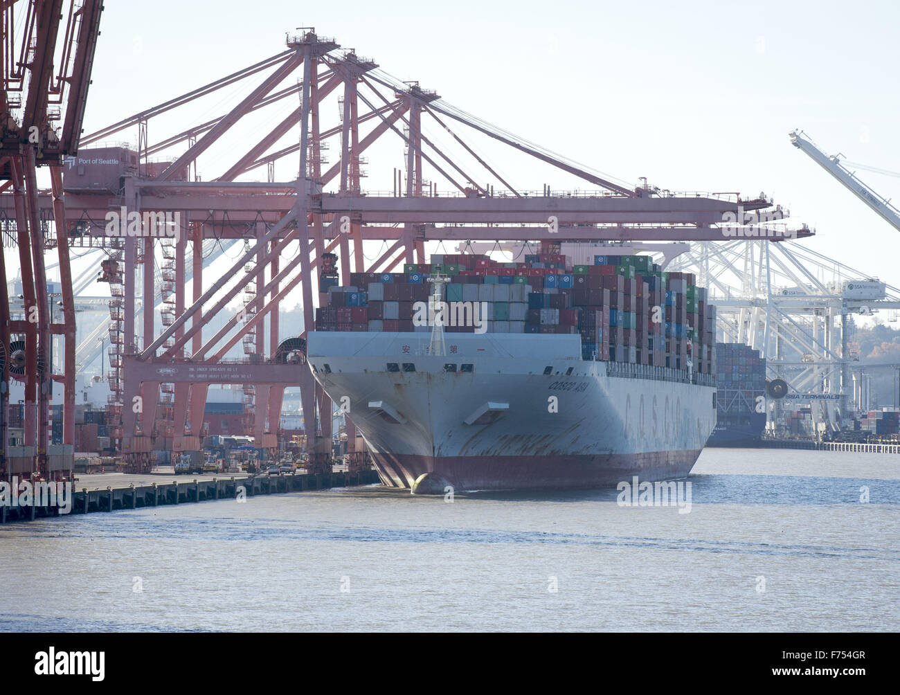 Cosco shipping panama hi-res stock photography and images - Alamy