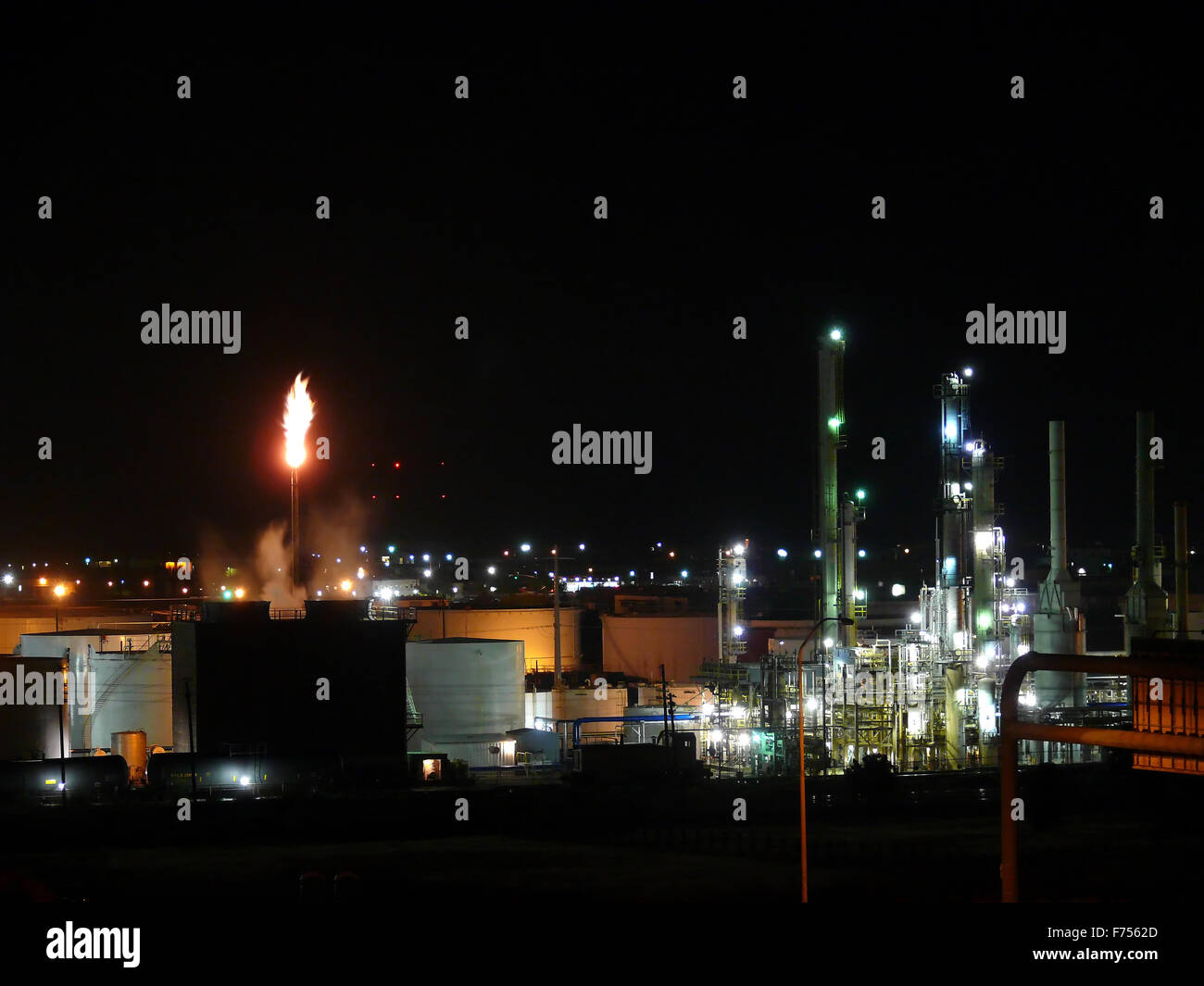 Refinery scene hi-res stock photography and images - Alamy