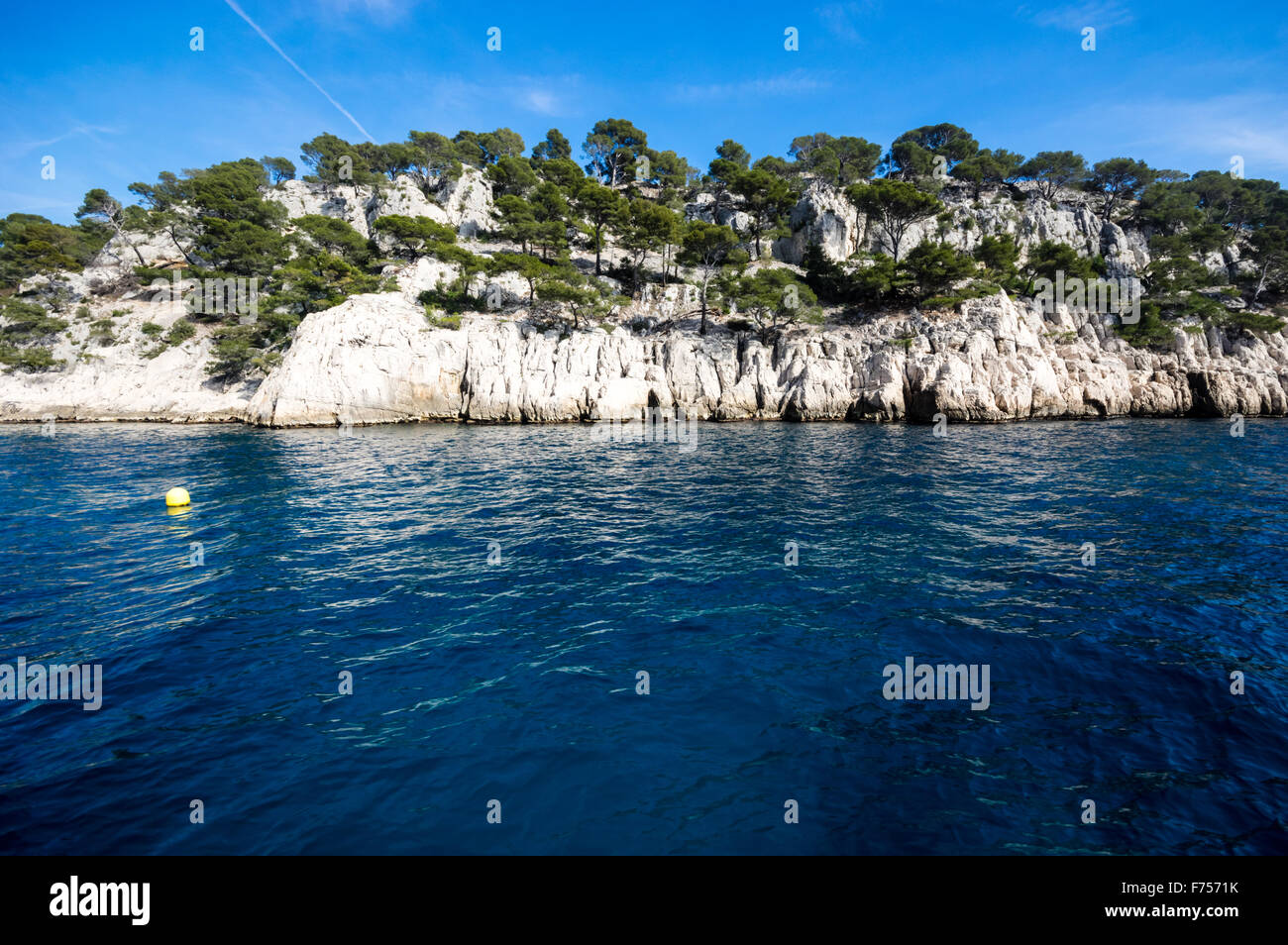 Cassis rocks boat trip Stock Photo - Alamy