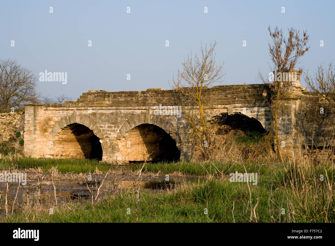 Ancient stone bridge Stock Photo - Alamy