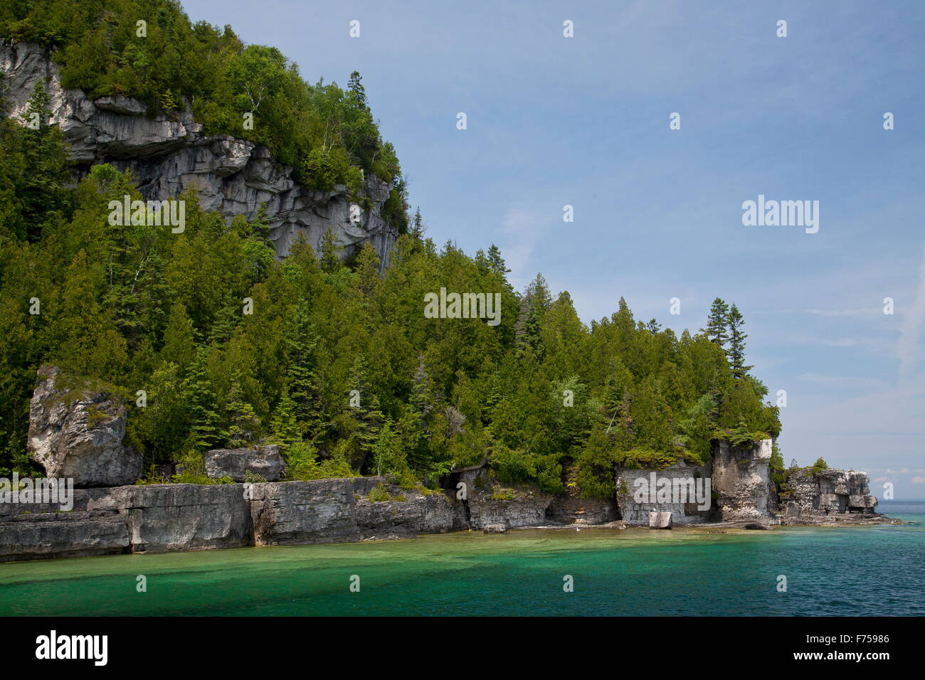 Eroded Limestone pinnacles - the flowerpots - on Flowerpot Island ...