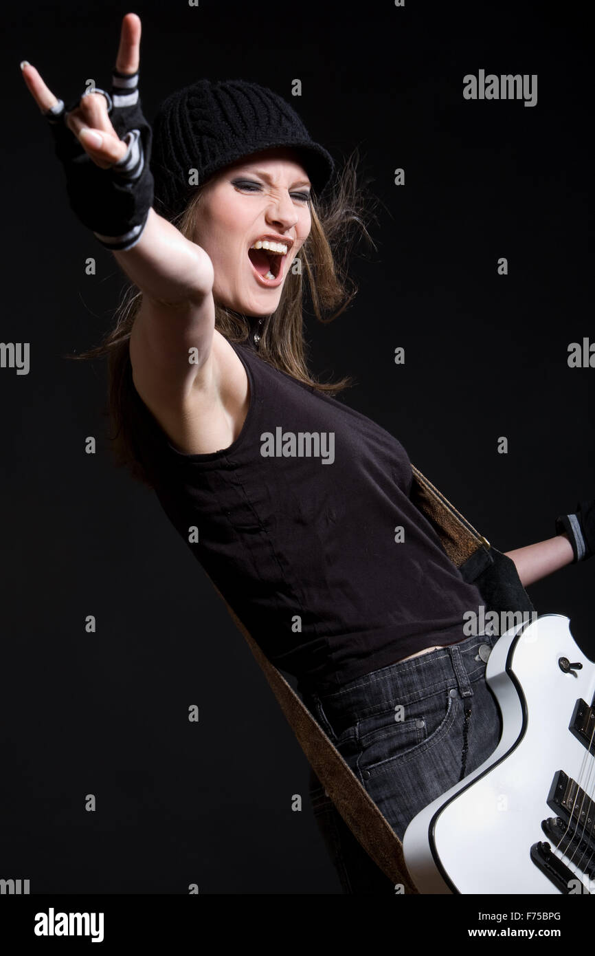 Singing loudly hi-res stock photography and images - Alamy