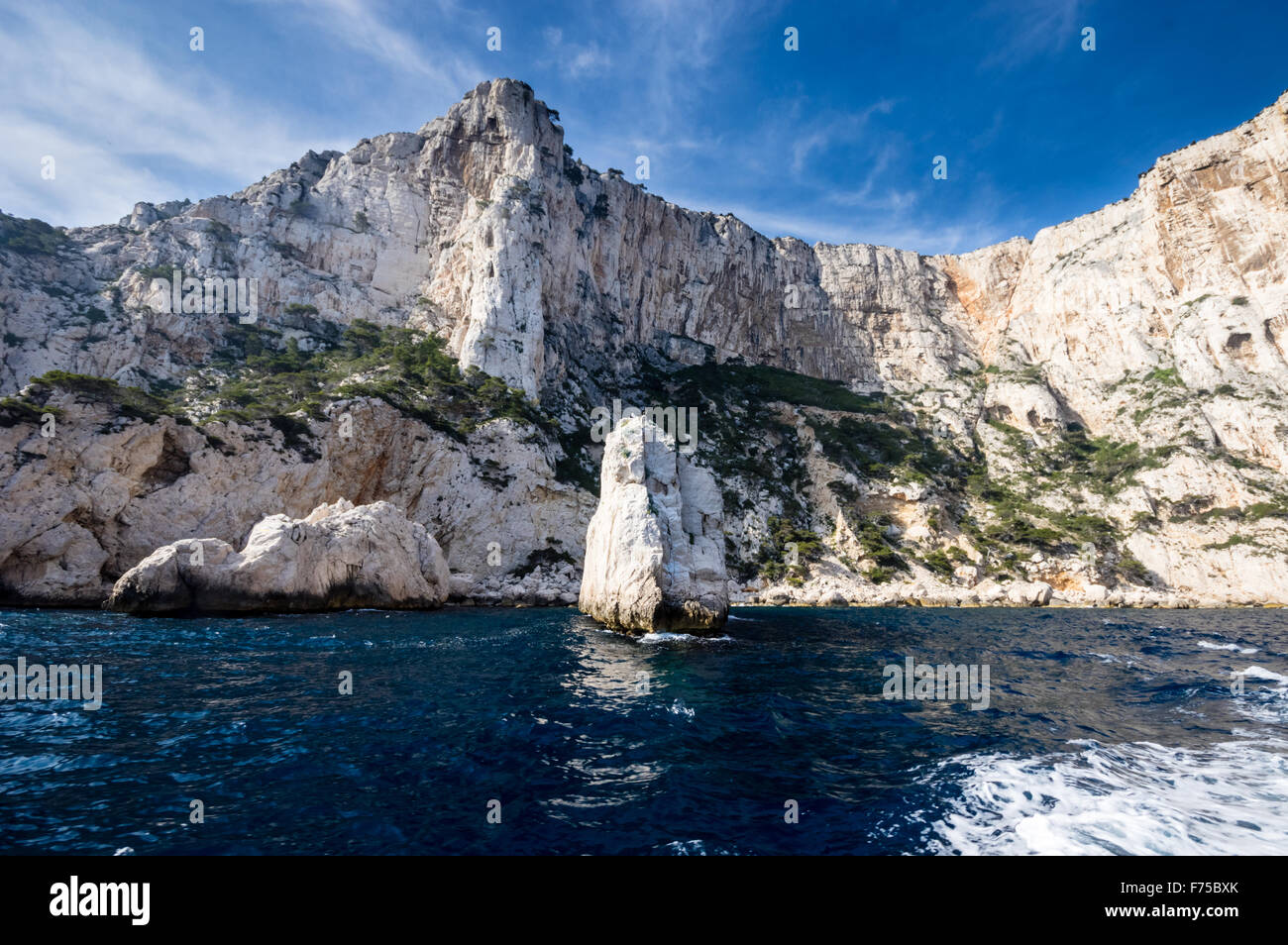 Cassis rocks boat trip Stock Photo - Alamy