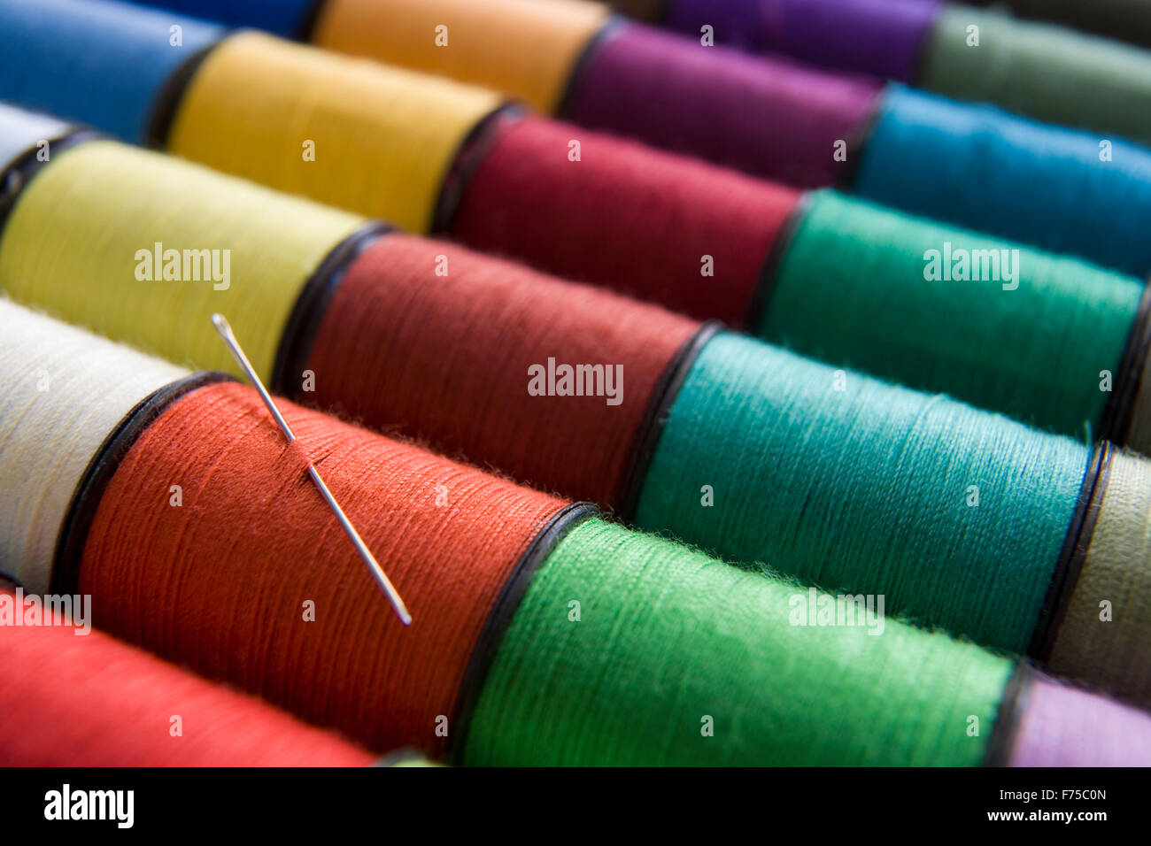 Cotton reels different colors hi-res stock photography and images - Alamy