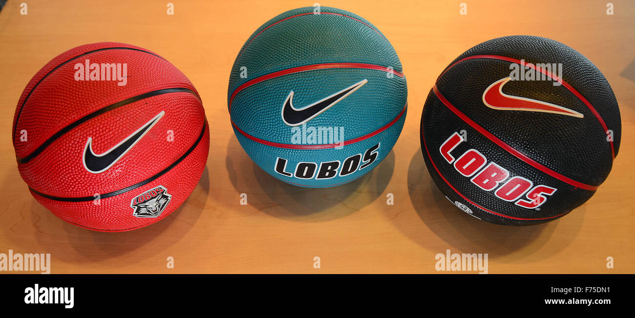 Basketballs hi-res stock photography and images - Alamy