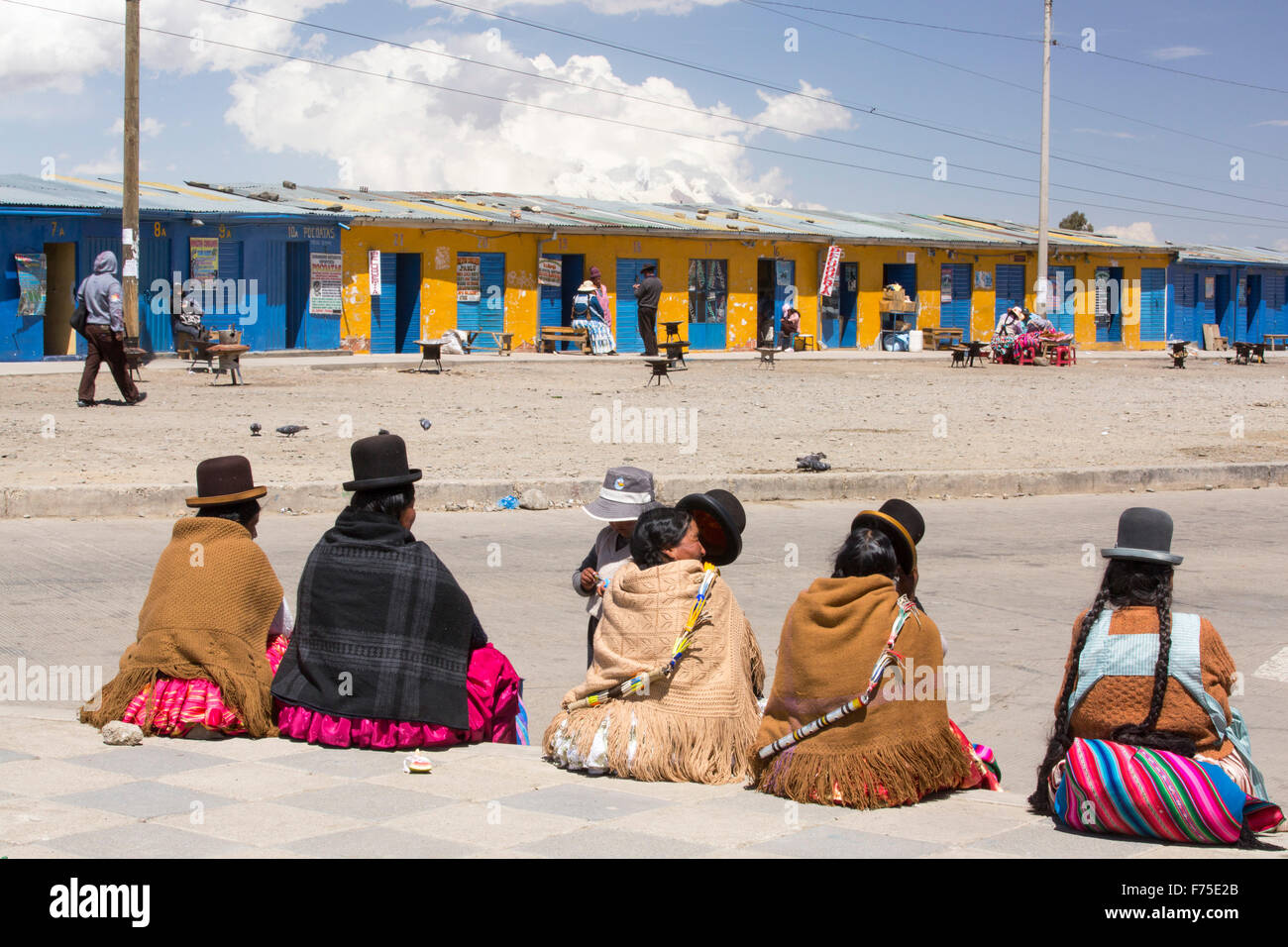 Indigenous Bolivian women in El Alto above La Paz, Bolivia Stock Photo ...