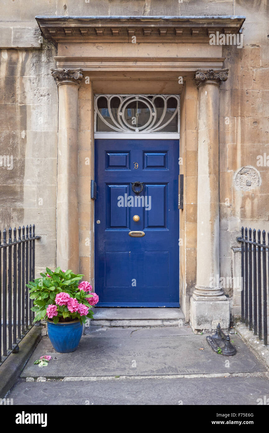 Blue georgian entrance door hi-res stock photography and images - Alamy