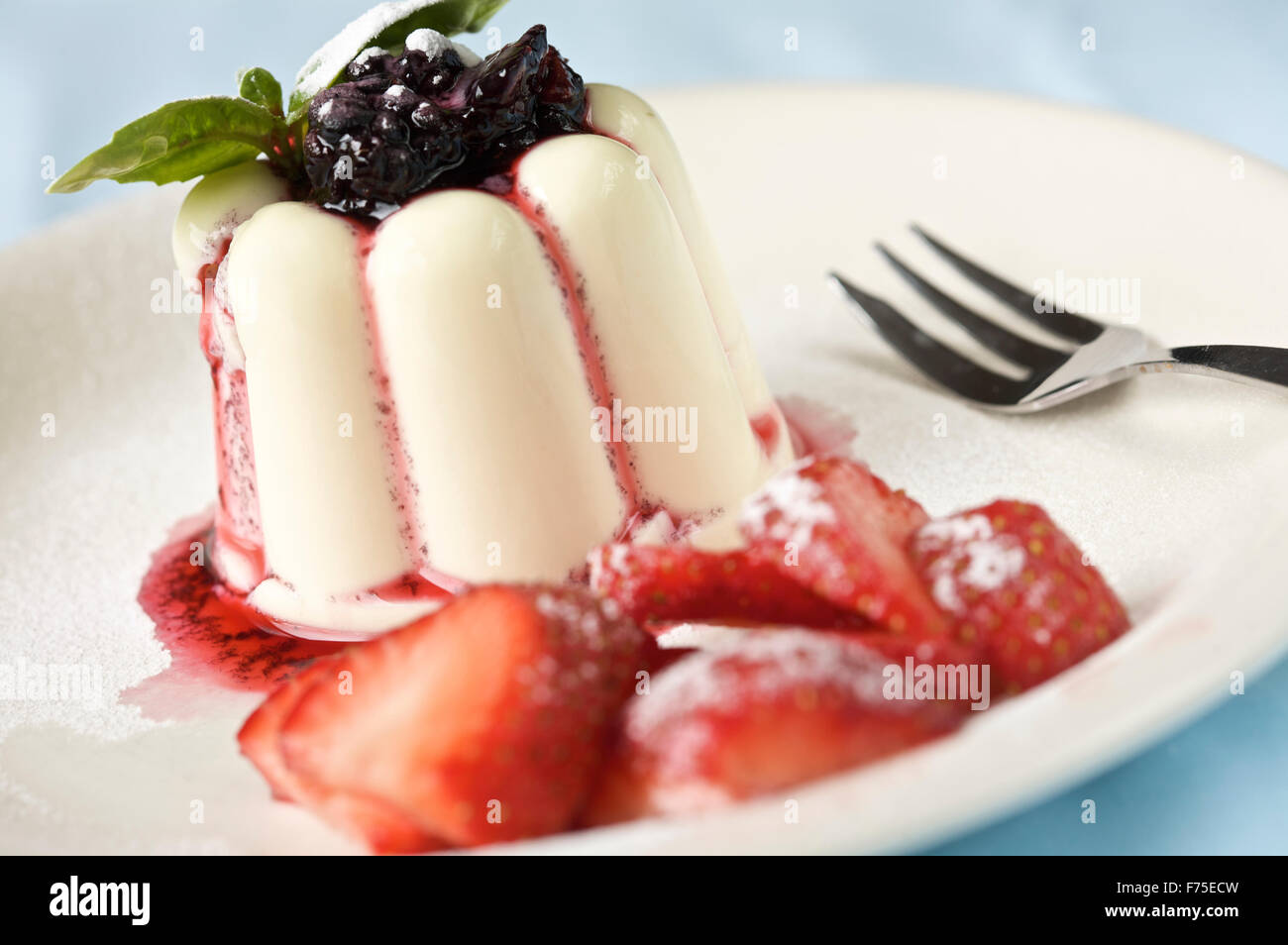 Sumptuous dessert hi-res stock photography and images - Alamy
