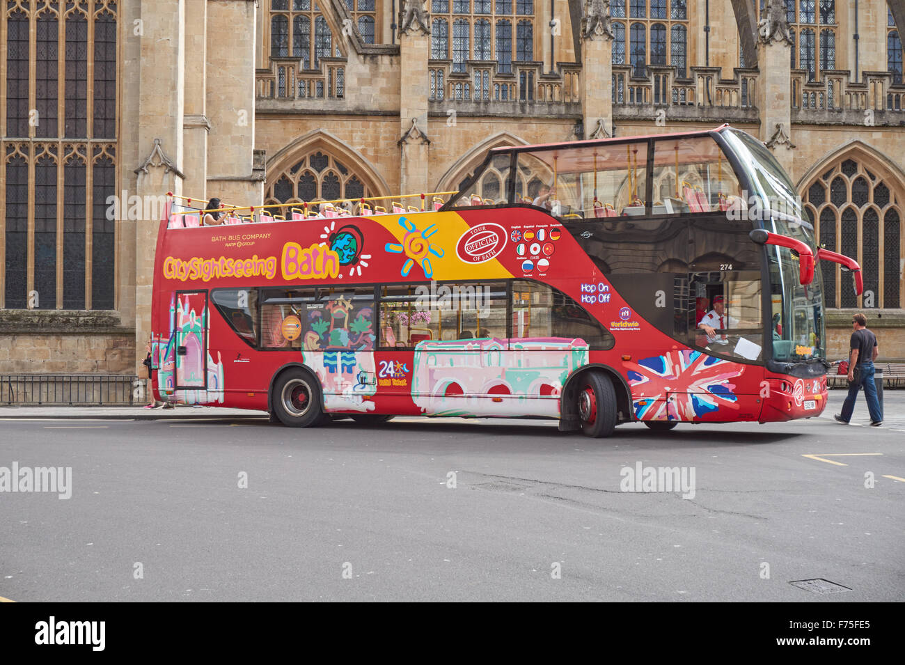 Abbey and tour bus in bath hi-res stock photography and images - Alamy