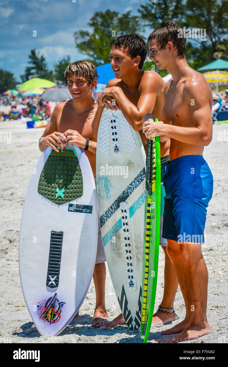 Teenage surfer culture hi-res stock photography and images - Alamy