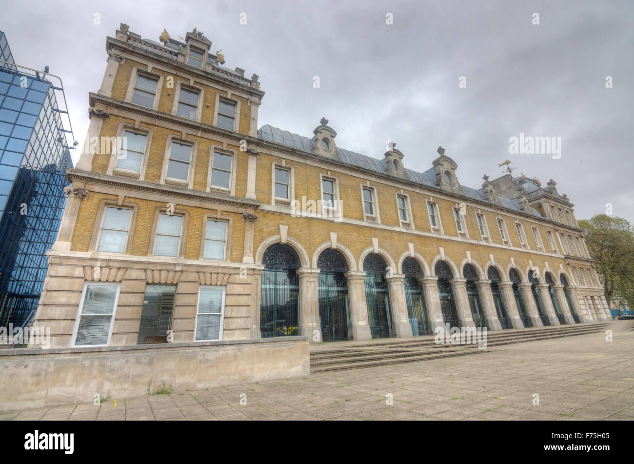 Fishmongers hall london hi-res stock photography and images - Alamy