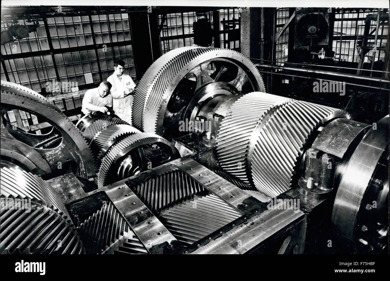 Enclosed gear hi-res stock photography and images - Alamy