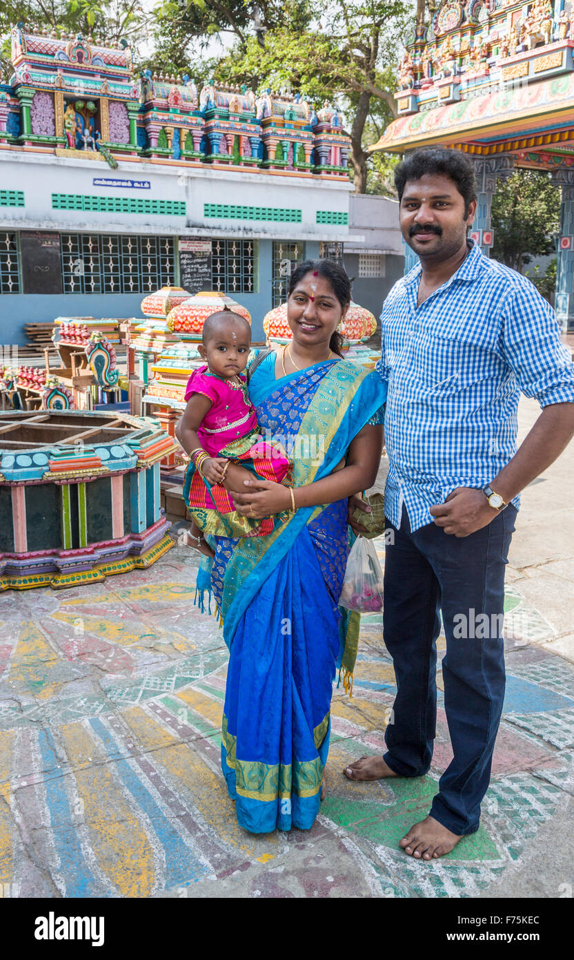Indian family hi-res stock photography and images - Alamy