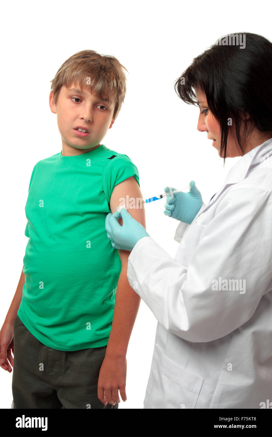Doctor giving patient injection Stock Photo - Alamy