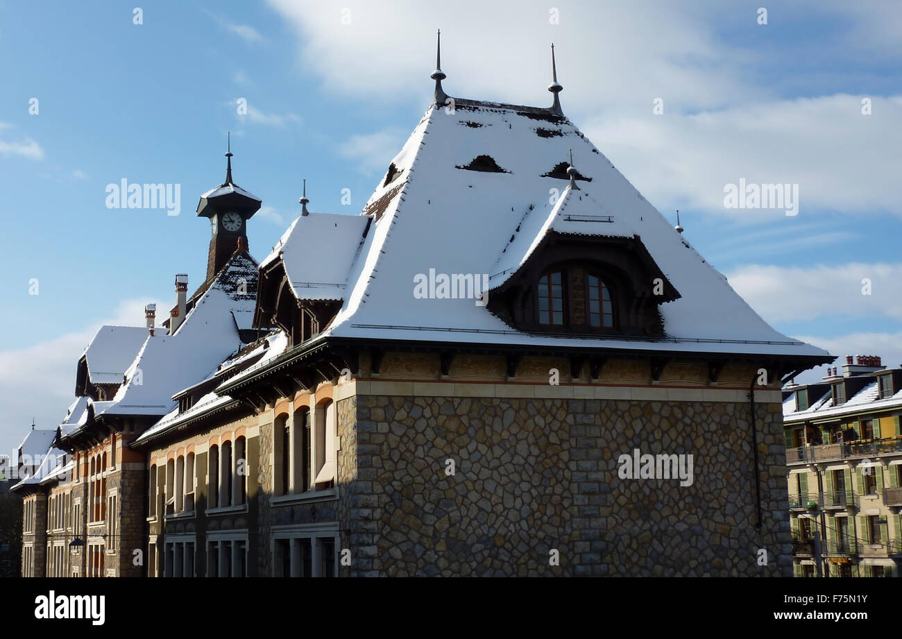 Snow on roofs in winter Stock Photo - Alamy