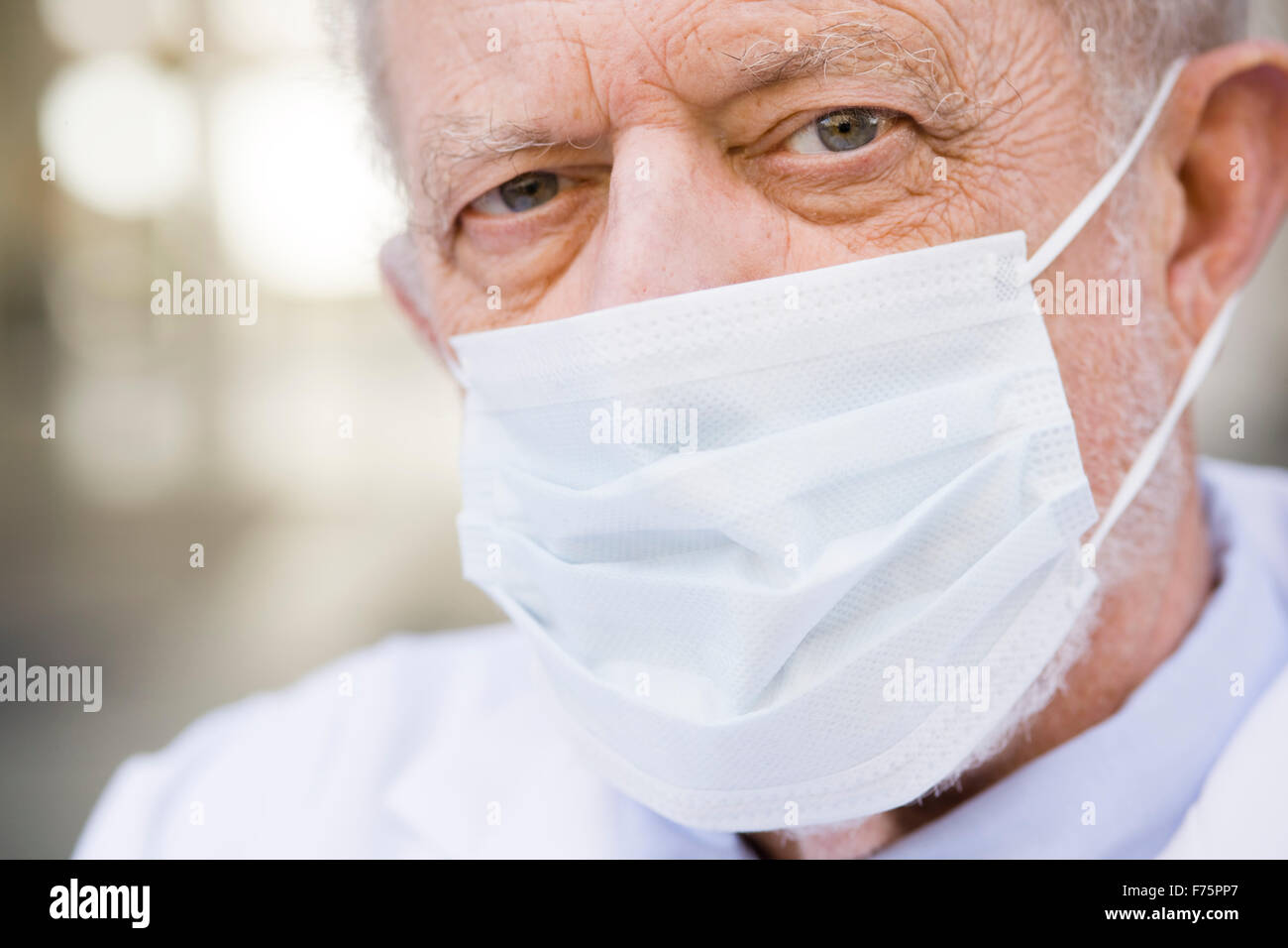 Doctor Wearing Mask Stock Photo - Alamy